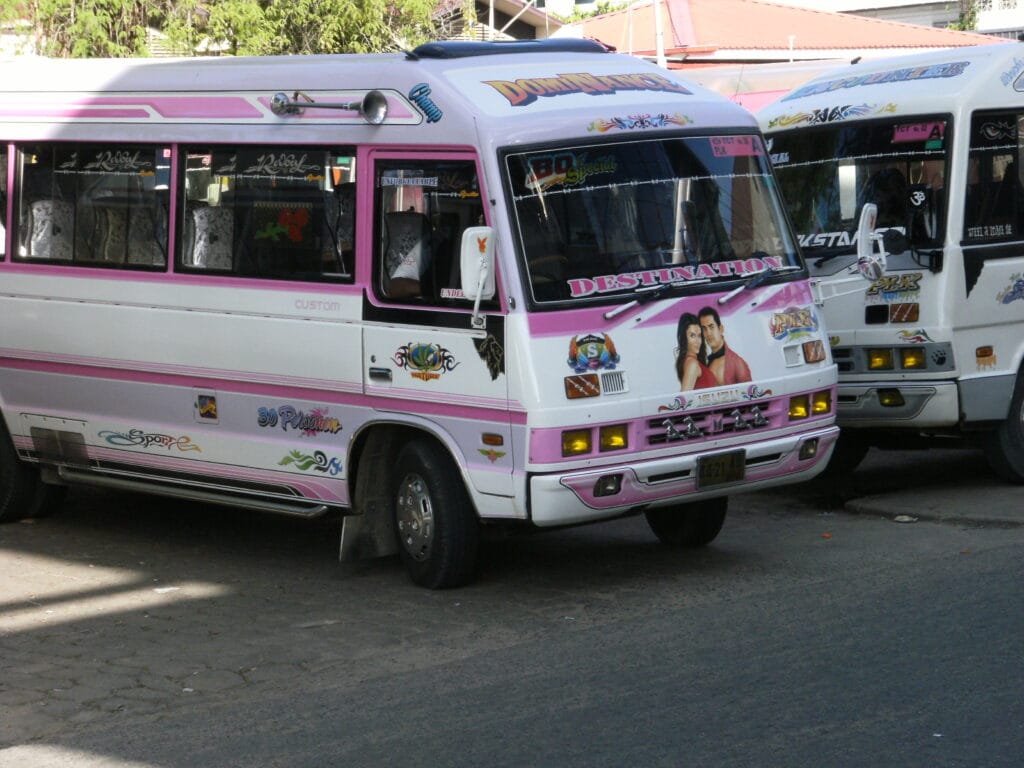 Bus Suriname: Alles wat je moet weten
